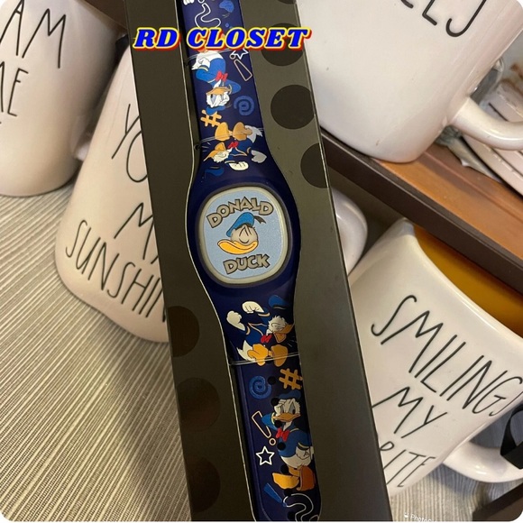 Disney | Wearables | Disney Parks Magic Band Plus Classic Donald Duck ...